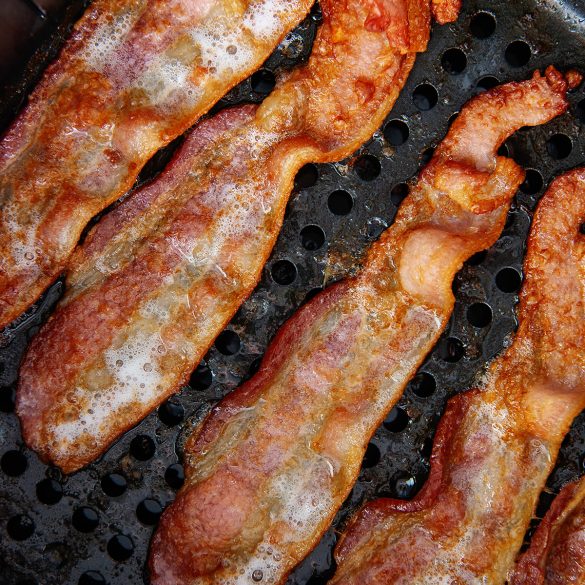 Crispy Air Fryer Bacon Recipe | Airfried.com