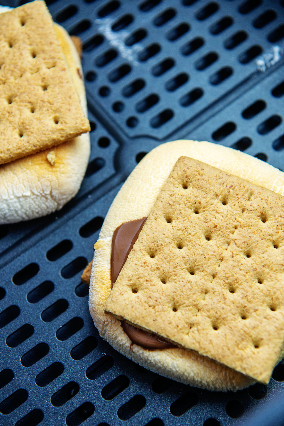 Indoor S'mores (made in the Air Fryer!) | Airfried.com